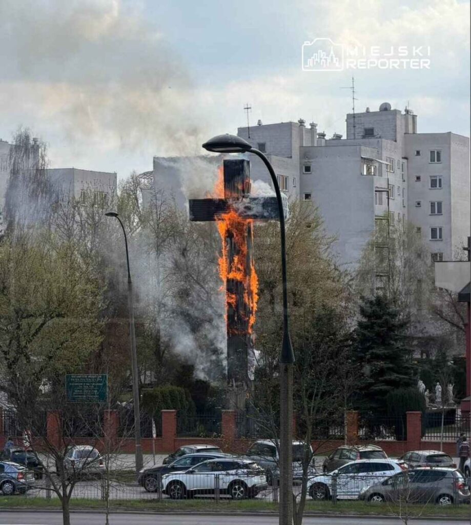 Historic cross burned on Good Friday in Warsaw – Document News