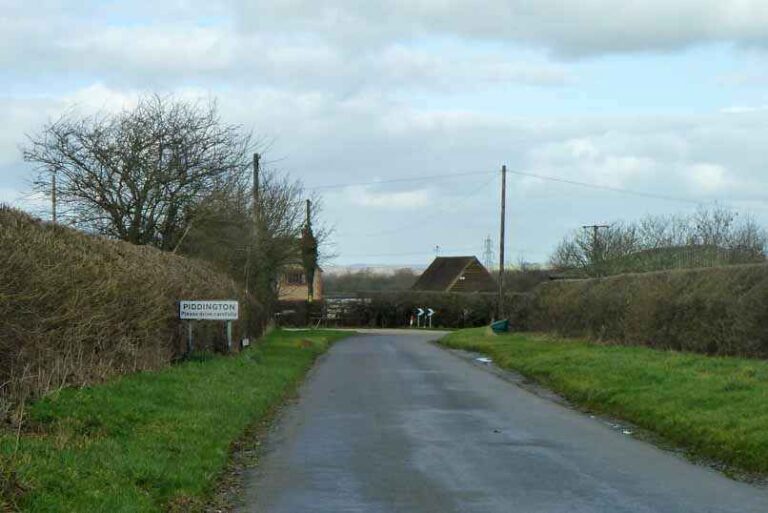 Threatened by mass immigration: English village wants to secede from ...